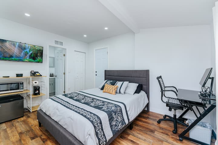 Comfy Private Room In The Heart Of South Florida - The Bahamas