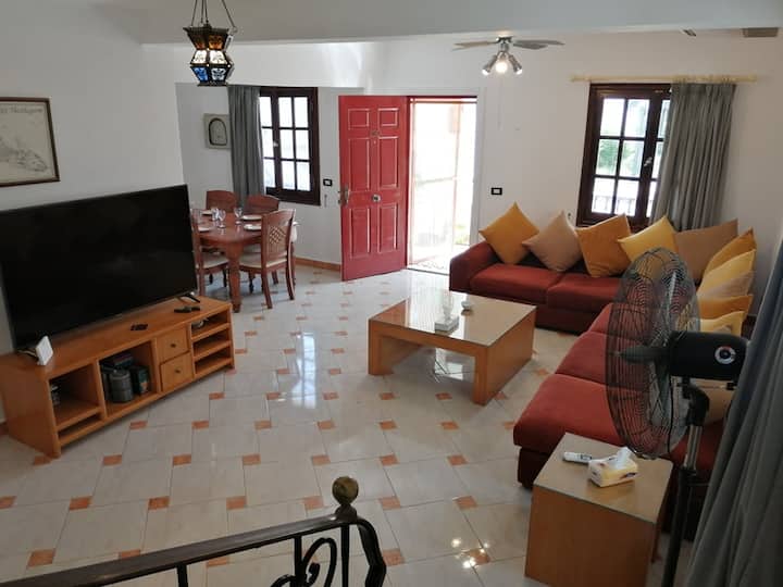 Spacious 3 Bed Duplex Villa Wifi, Roof, Sleeps 8 - Sharm El-Sheikh