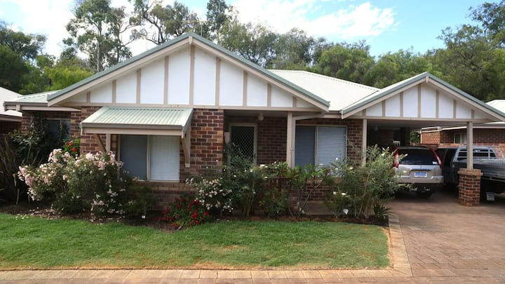 Seahaven Villa - Tucked In Town - Yallingup