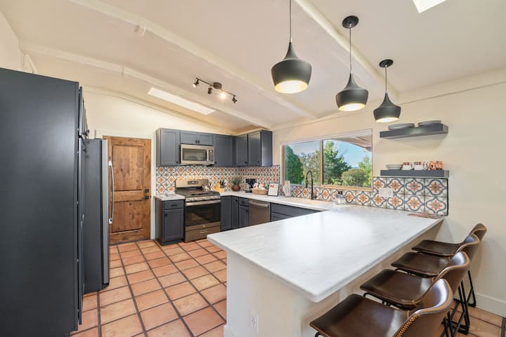 Beautiful, Centrally Located Sedona 2 Bed/ 2 Bath - Sedona, AZ