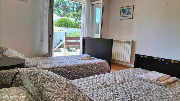 Quarto Em Sesimbra Com Piscina Em Casa Rústica - Sesimbra