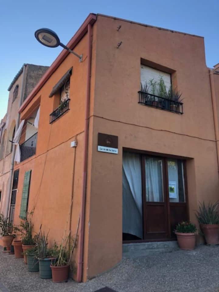 Agradable Y Acogedora Casa De Pueblo - Peralada