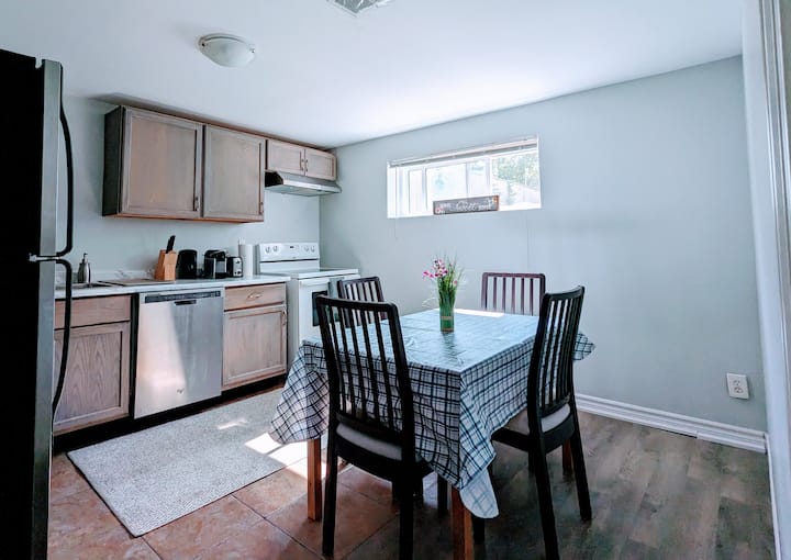 Comfy Room Near Go Train! - トロント