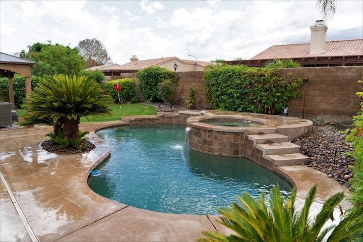 Dessert Oasis With Heated Pool & Spa 4br/3ba - Indio, CA