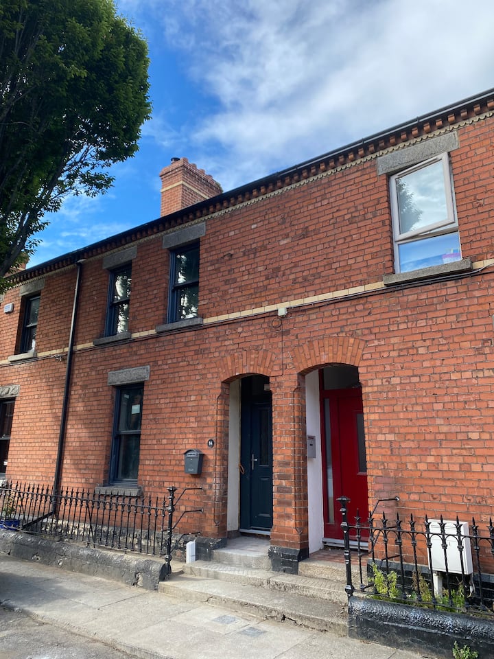 Spacious, Luminous, Modern Town House - Dublin