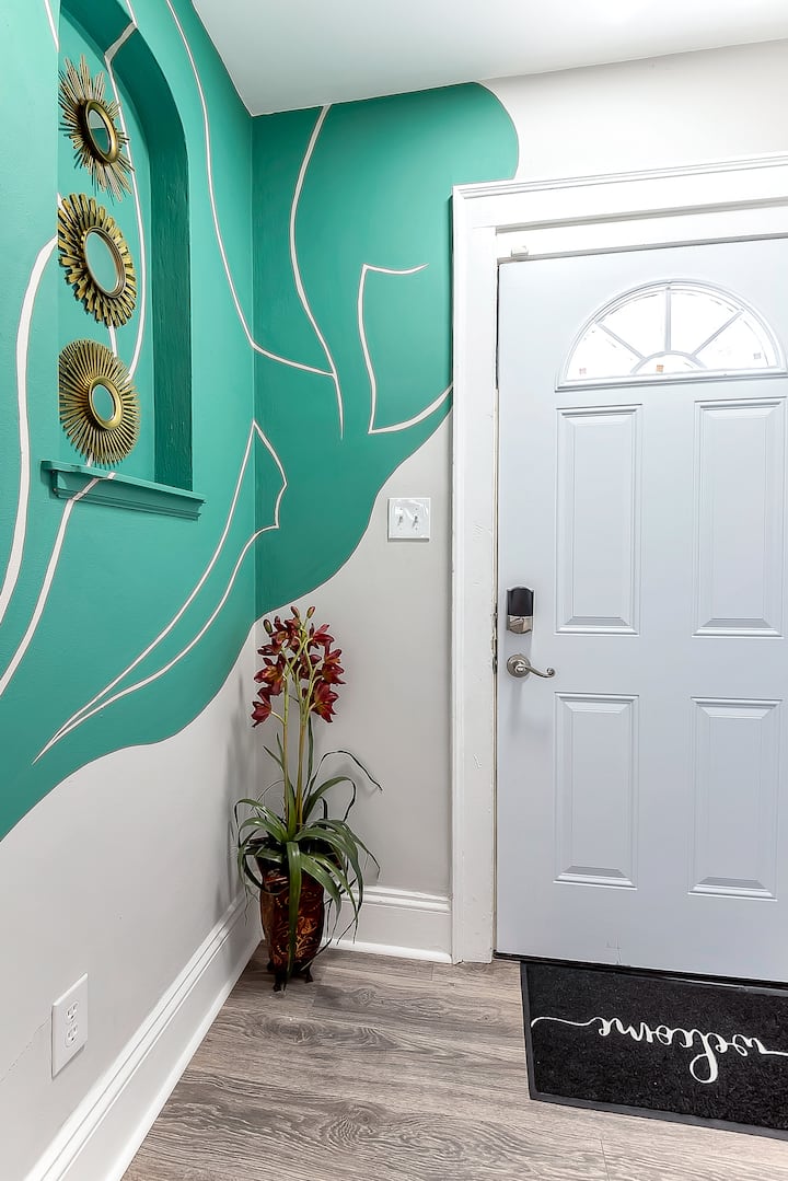 5br Beach Getaway | Sleeps 10 | Pet Friendly - Norfolk, VA