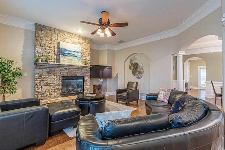 Luxurious West Midtown 4b/5b All Suites Manor - Atlanta, GA
