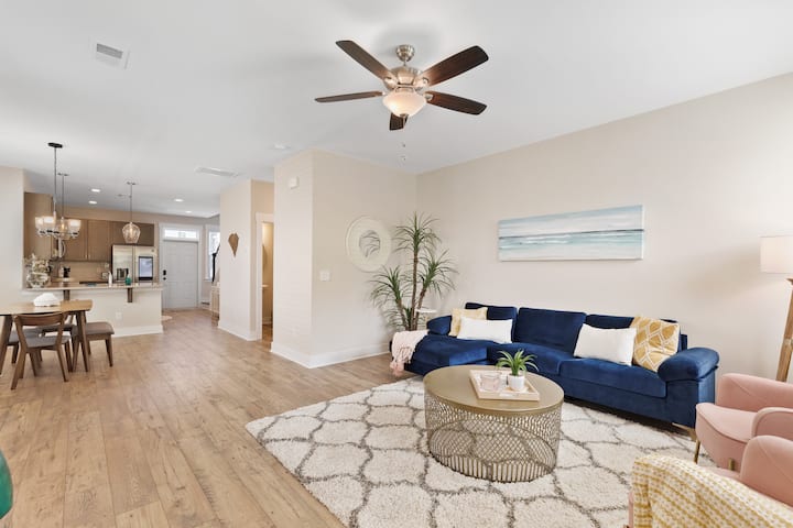 Stylish & Clean Home In Charleston - Charleston, SC