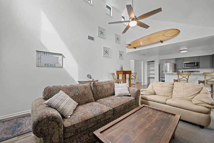 Uncle Reggie's Beach House - St. Augustine Beach, FL