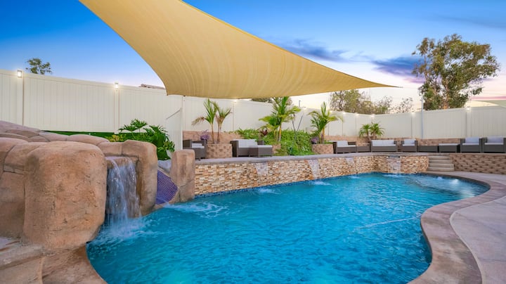 Exotic Solar Heated Pool Spa Games Grill - San Diego, CA