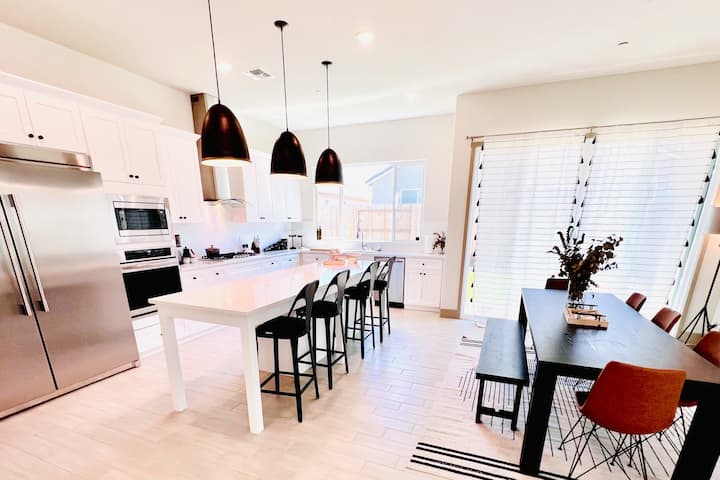 Luxe Home: Enroute To Yosemite Or Stay In Merced! - 머세드