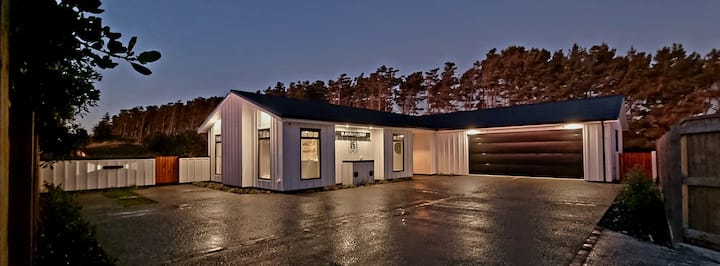 Luxury Beach House - Foxton