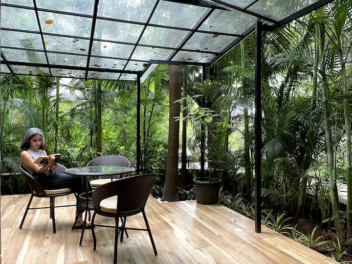 Classy 1bhk With Pool | 10 Mins From The Beach - Goa