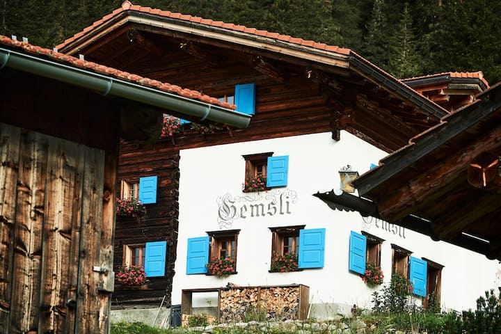Cosy Modern Chalet With 8 Sleeping Rooms - Gargellen