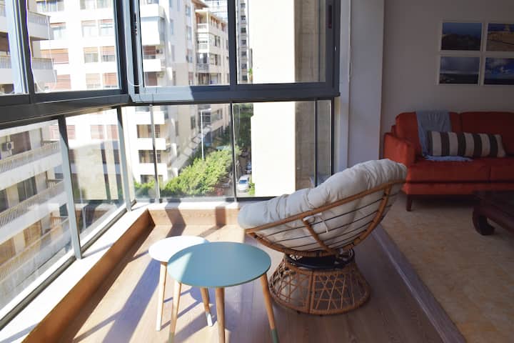 Retro Relaxation Facing Abc Verdun - Beirut