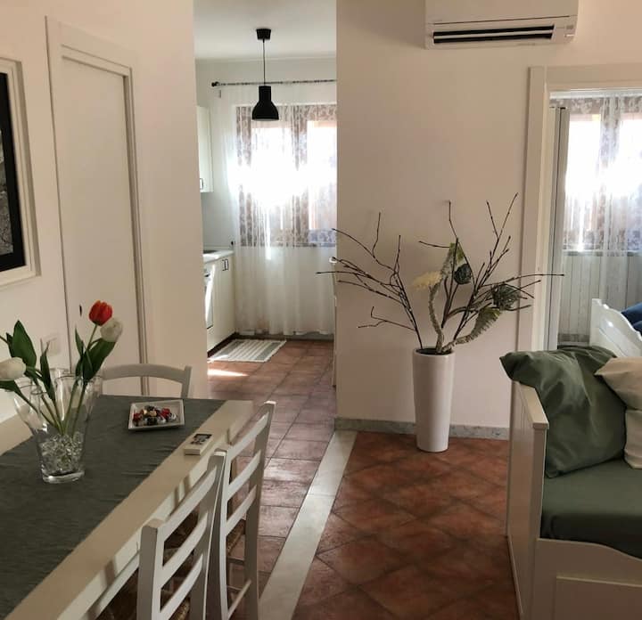 Ca'lubella In Zona Tranquilla E Periferica - Carrara