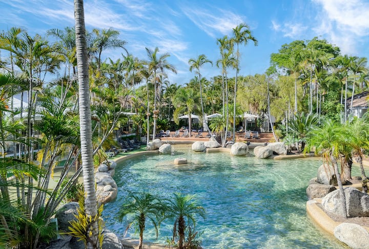 Resort Stay, Lagoon Pool, Scooters, On Site Bar - Port Douglas