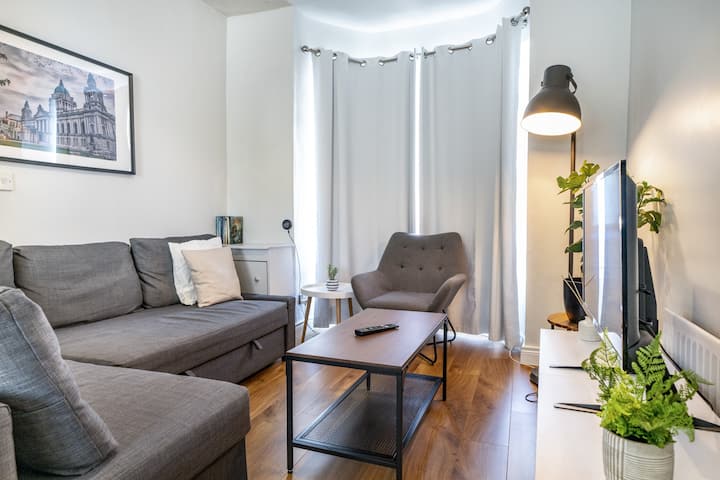 Cosy 2 Bedroom Town House Close To City Centre - Belfast
