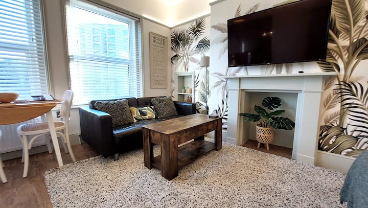 Studio 19, Light, Bright And Fully Self-contained - Beckenham