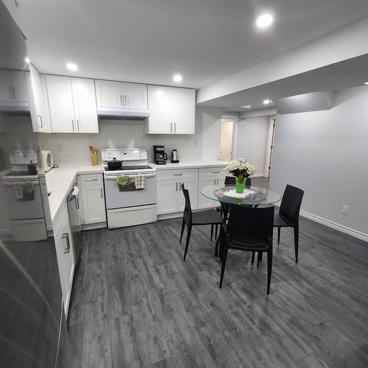 Quiet&clean Private Room Stay, Near To Everything - Barrie