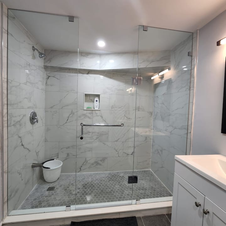 Bright Basement Stay – Ideal - Innisfil