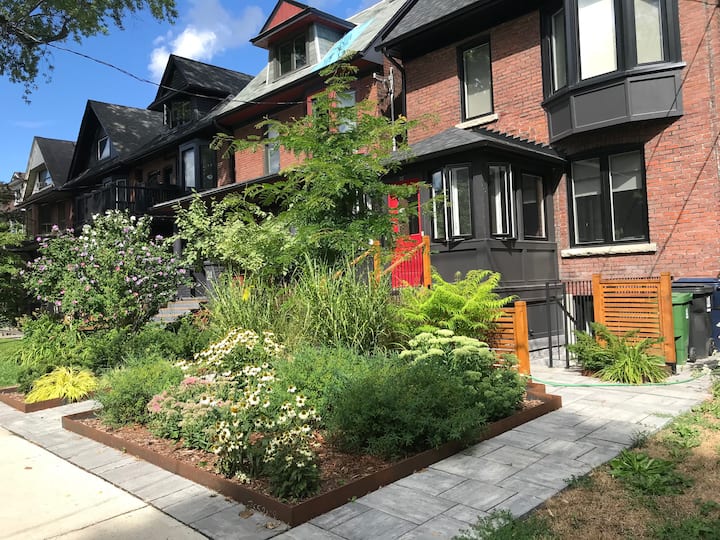 Lovely Gardens. Nearby Top Culture & Nature. - Toronto