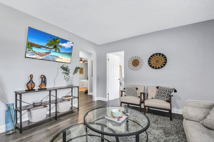 Red Door Cottage Of Mount Dora - Mount Dora, FL