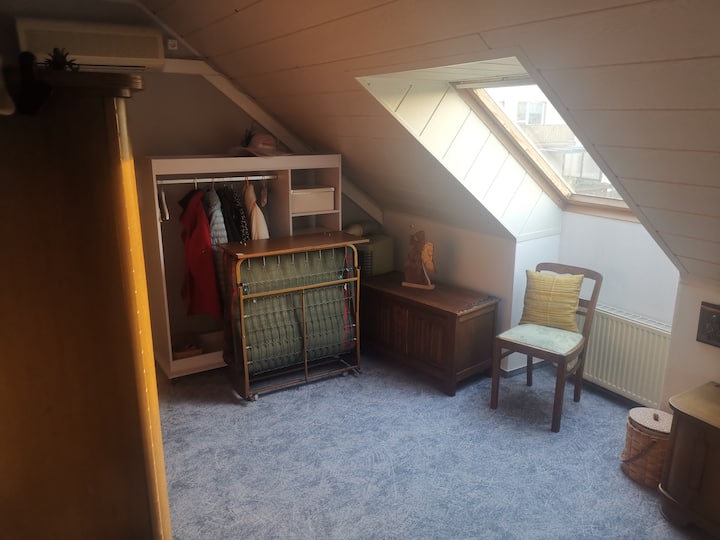 Möblierte Dachgeschoss Wohnung - Arnsberg