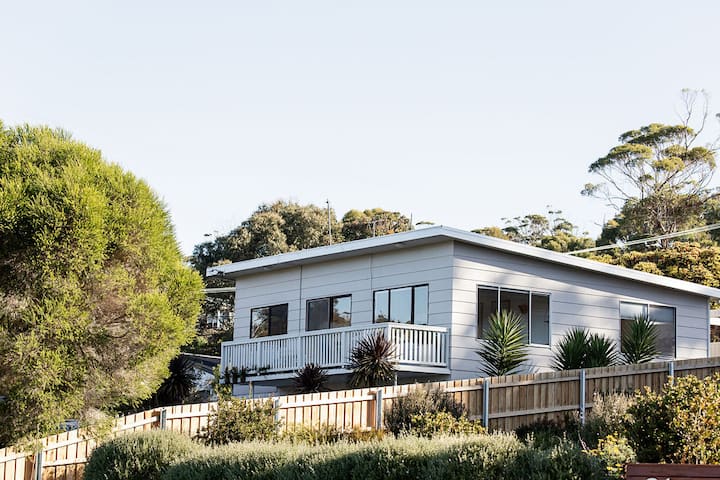 Driftwood Rest - Binalong Bay | Sleeps 4 - Binalong Bay