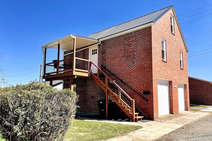 The Loft On Monroe - Galax, VA