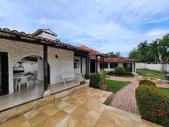 Casa Con Piscina Privada - Carmen de Apicalá