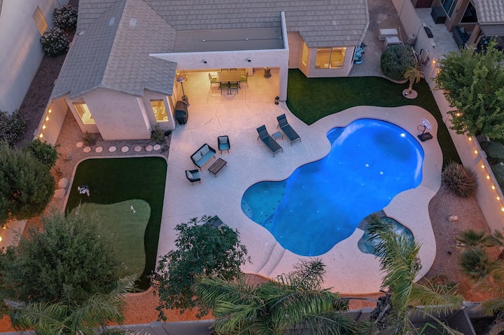 Resort Style Home With Heated Pool & Spa! - Gilbert, AZ