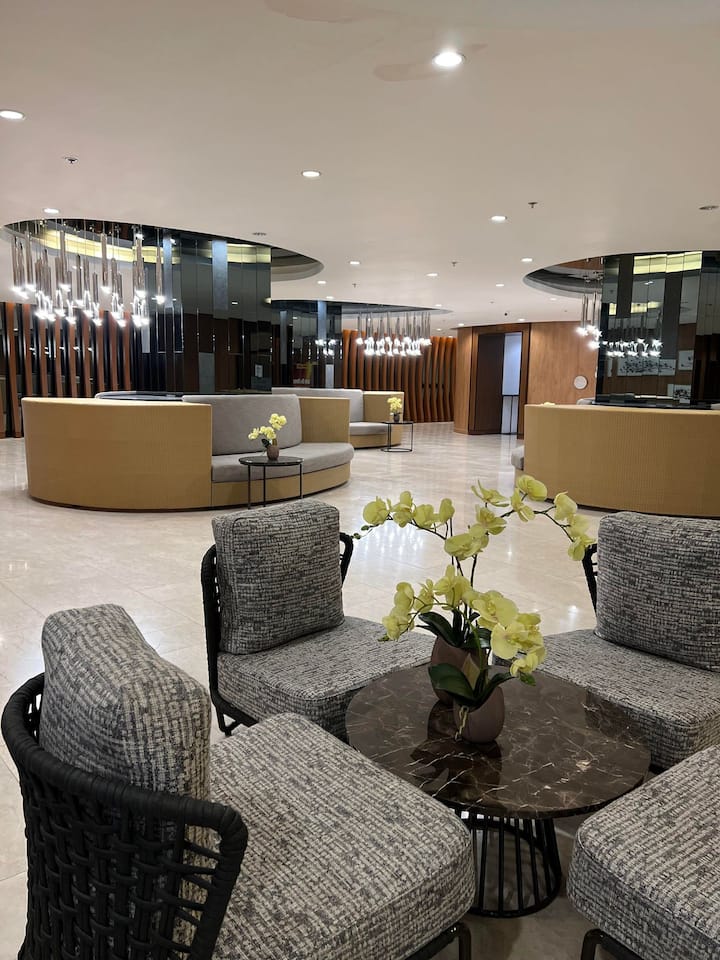 New Condominium W/ Balcony Near Mall Of Asia - Ninoy Aquino Airport (MNL)