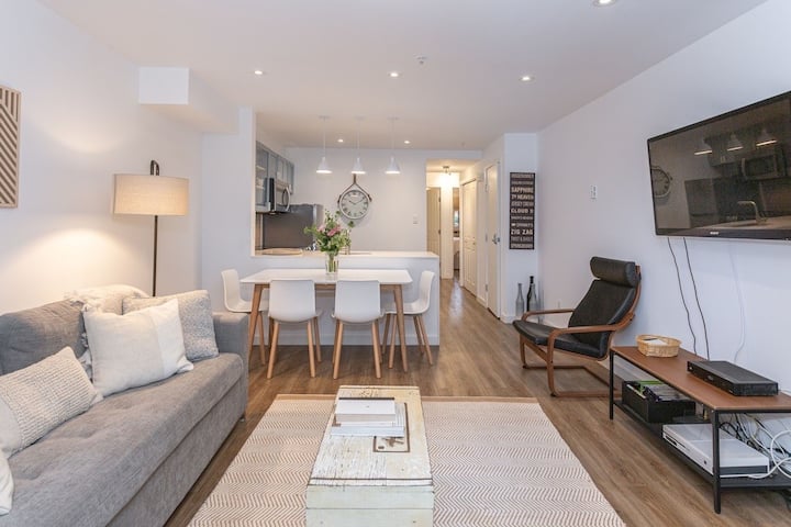 Private Hot Tub/reno’d 2 Bed/2bath Best Location - Whistler