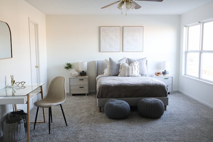 Stylish| 3 Br| Condo That Comfortably Sleeps 10 - Traders Point, IN