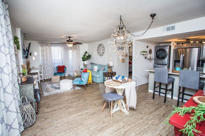 Cozy Condo W/ Pool Walk To Park & View - Lubbock, TX