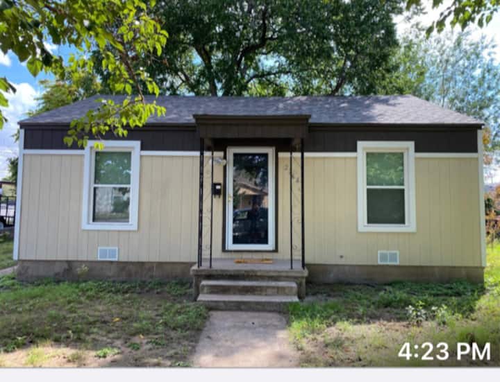 Cute 2 Bedroom - Odessa