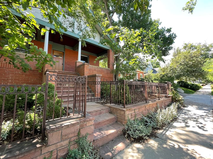 Historic 2 Bedroom + Office, Walk To Everything! - Boulder, CO