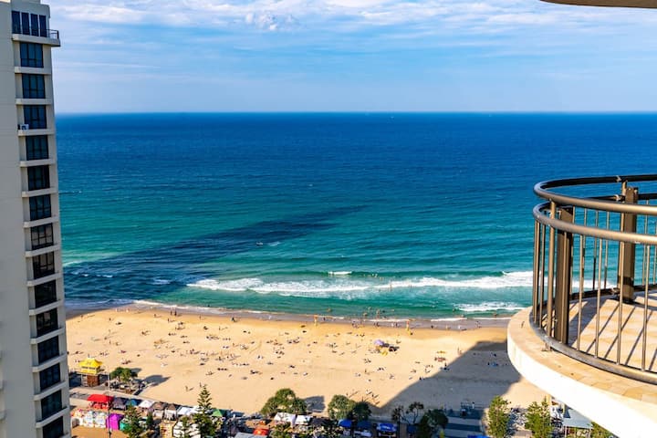 Studio In The Heart Of Surfers - Australia