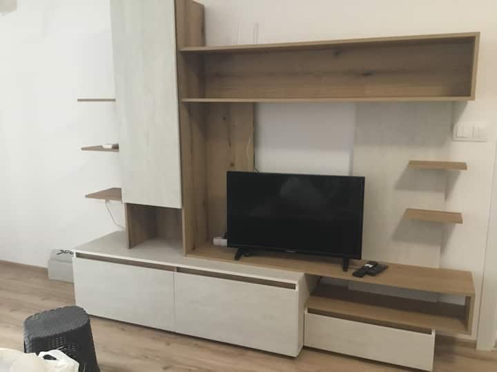 Lovely 1 Broom Unit With Balcony,sofa Bed,sleeps 4 - Burgas
