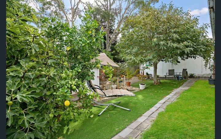 Charming House; Walk To Beach & Shops - Melbourne