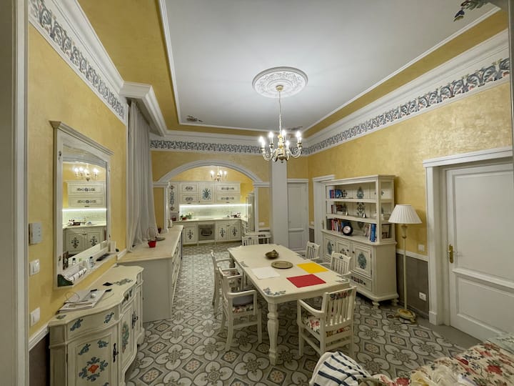 Lovely 2-bedroom Condo With Gym And Terrace - Târgu Mureș