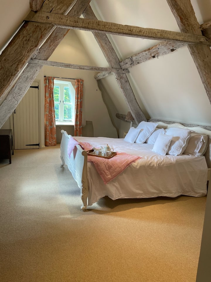 Gorgeous Two Bedroom Farmhouse Bed & Breakfast - Towcester