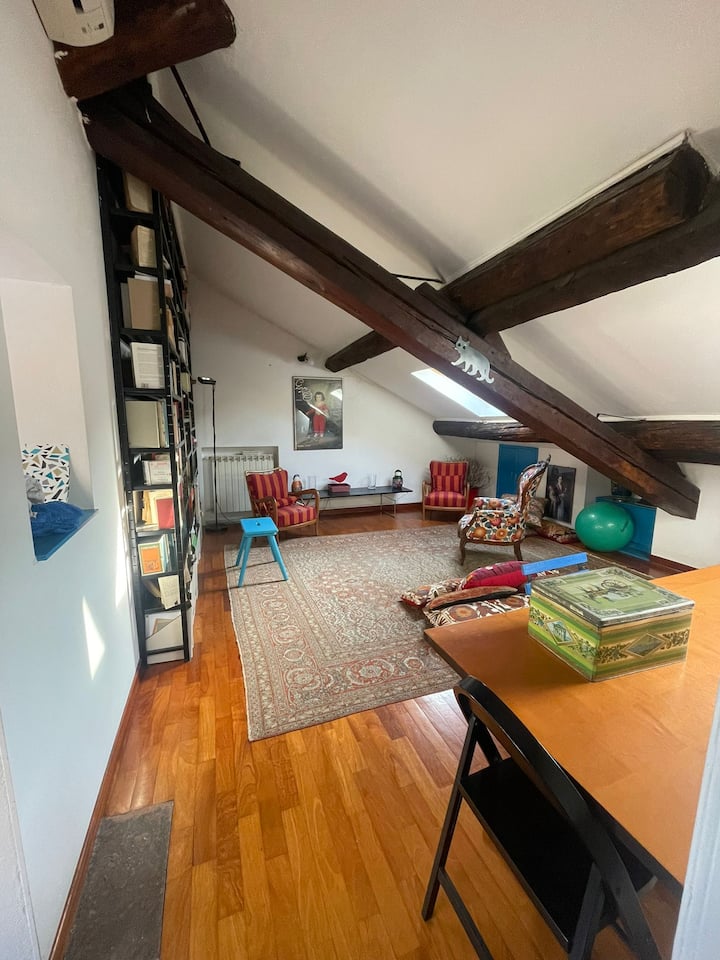 Lovely Attic Apartment In The Very Heart Of Milan - ميلانو