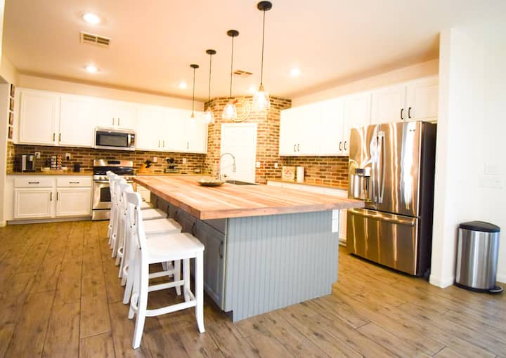 4000sq Ft Dream With Custom Kitchen And Rv Parking - Boulder City, NV