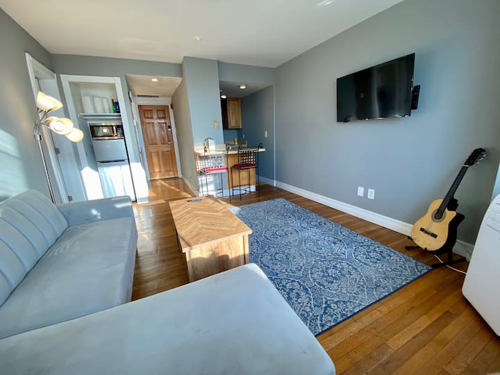 Modern Oasis -Bright 1-bedroom -Rittenhouse Square - Philadelphia, PA