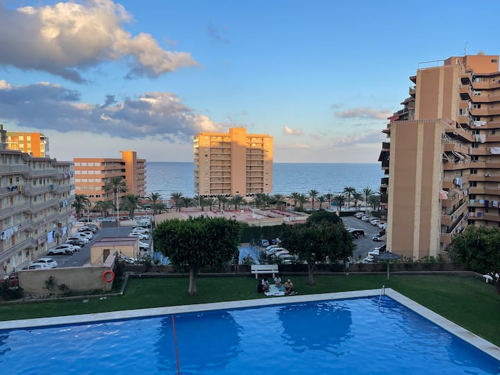 Espacioso Apartamento Con Terraza A Pie De Playa - Alicante Airport (ALC)