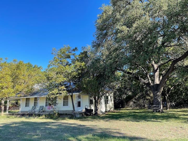 Vintage Home On Working Ranch - Johnson City, TX