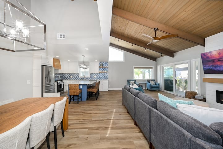 Brand New Modern Home By The Beach W/ Patio & Bbq - Newport Beach