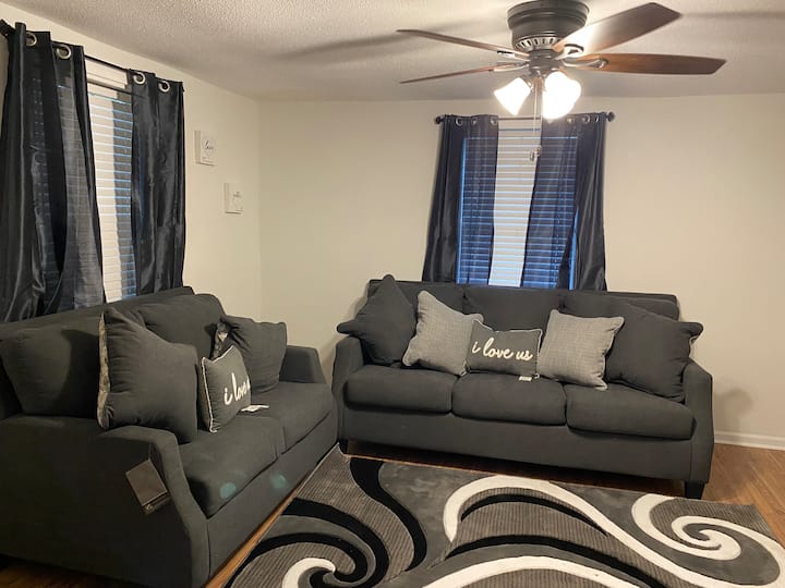 Home Sweet Home Alabama Stay - Tuscaloosa, AL